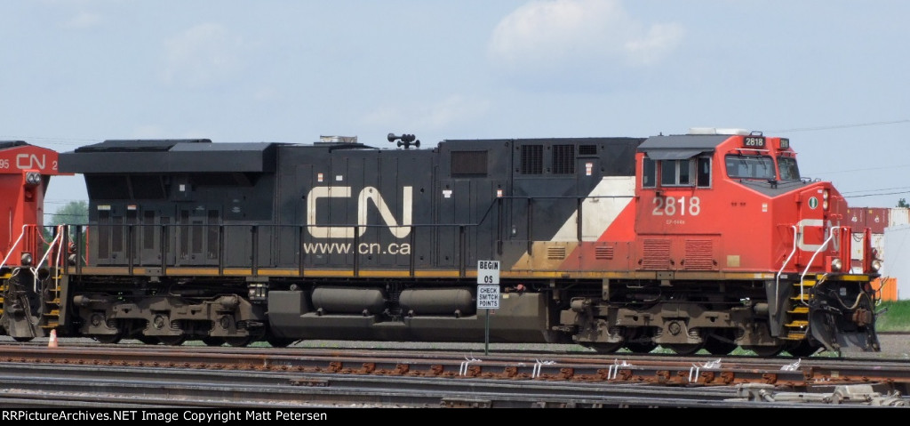 CN 2818